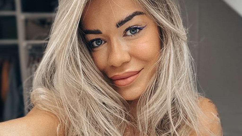 Mamina Od Susedov Si Takto Užíva Na Dovolenke Martina Zahodila šaty A Predviedla Top Postavičku